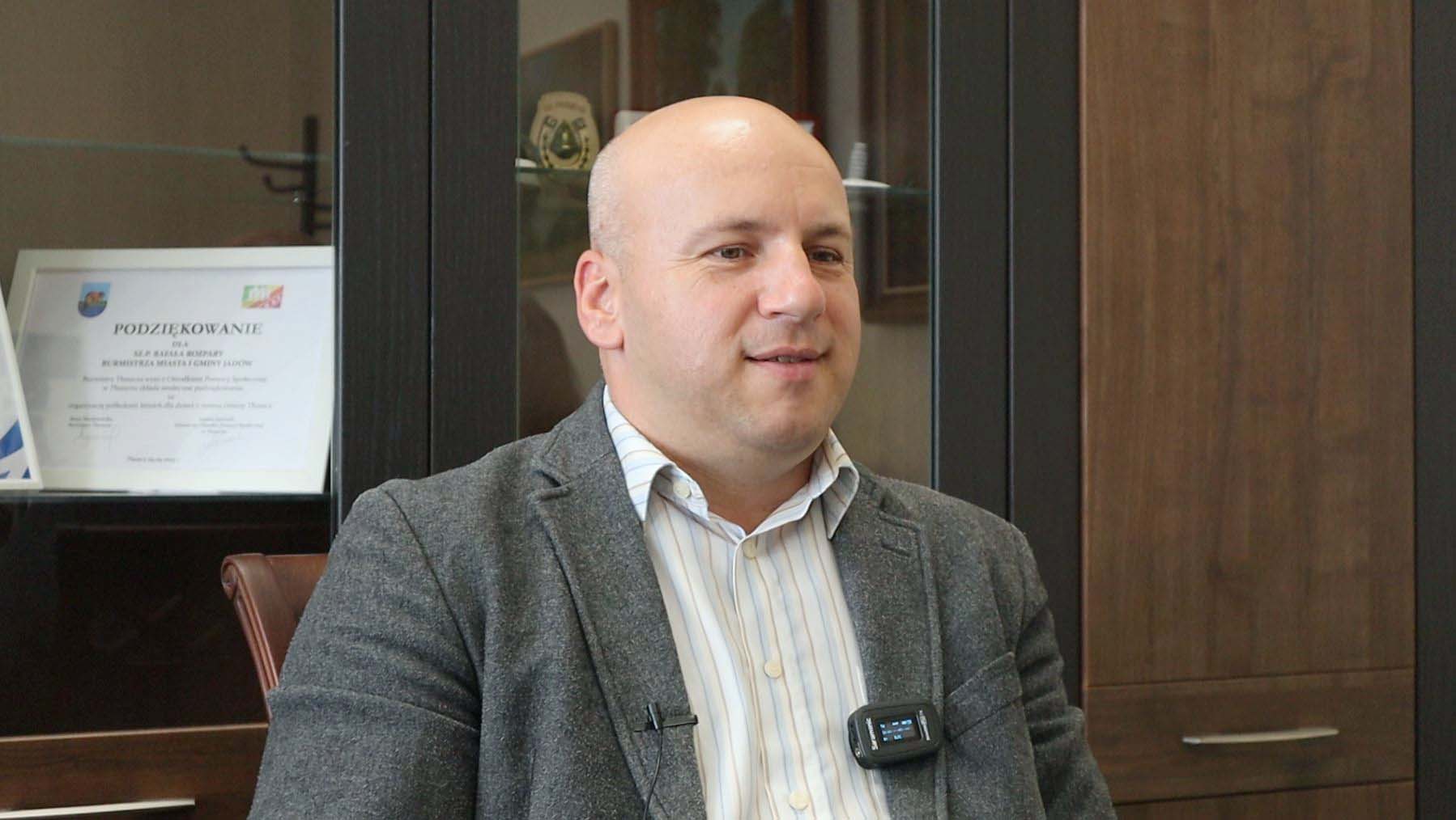 Gość Życia – Teresa Urbanowska zaprasza – Rafał Rozpara burmistrz ...